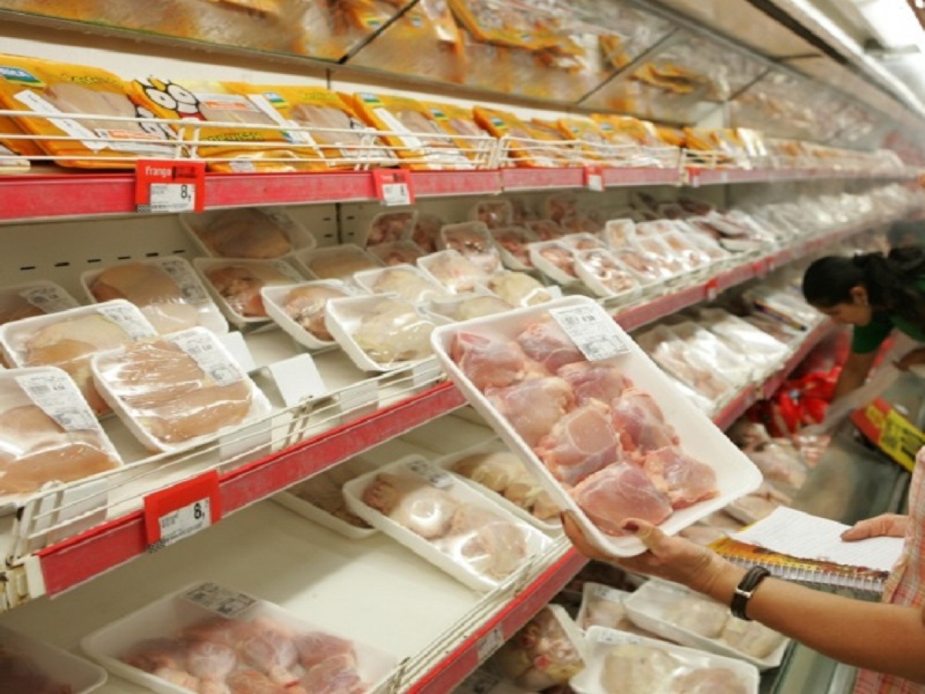 Com maior demanda, cotação do frango volta a subir